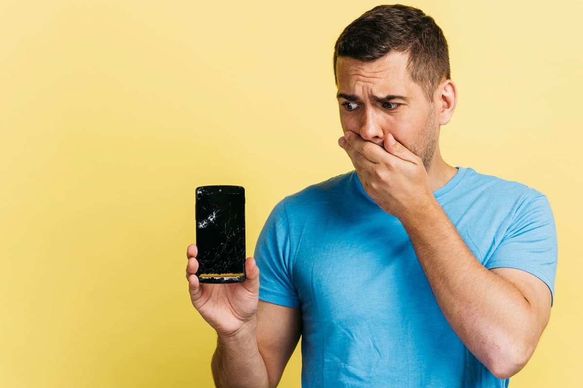 همه چیز درباره شکستگی LCD گوشی و تعمیر آن - azki